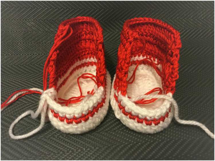 Converse Sneaker Styled Crochet Baby Booties Free Written Pattern