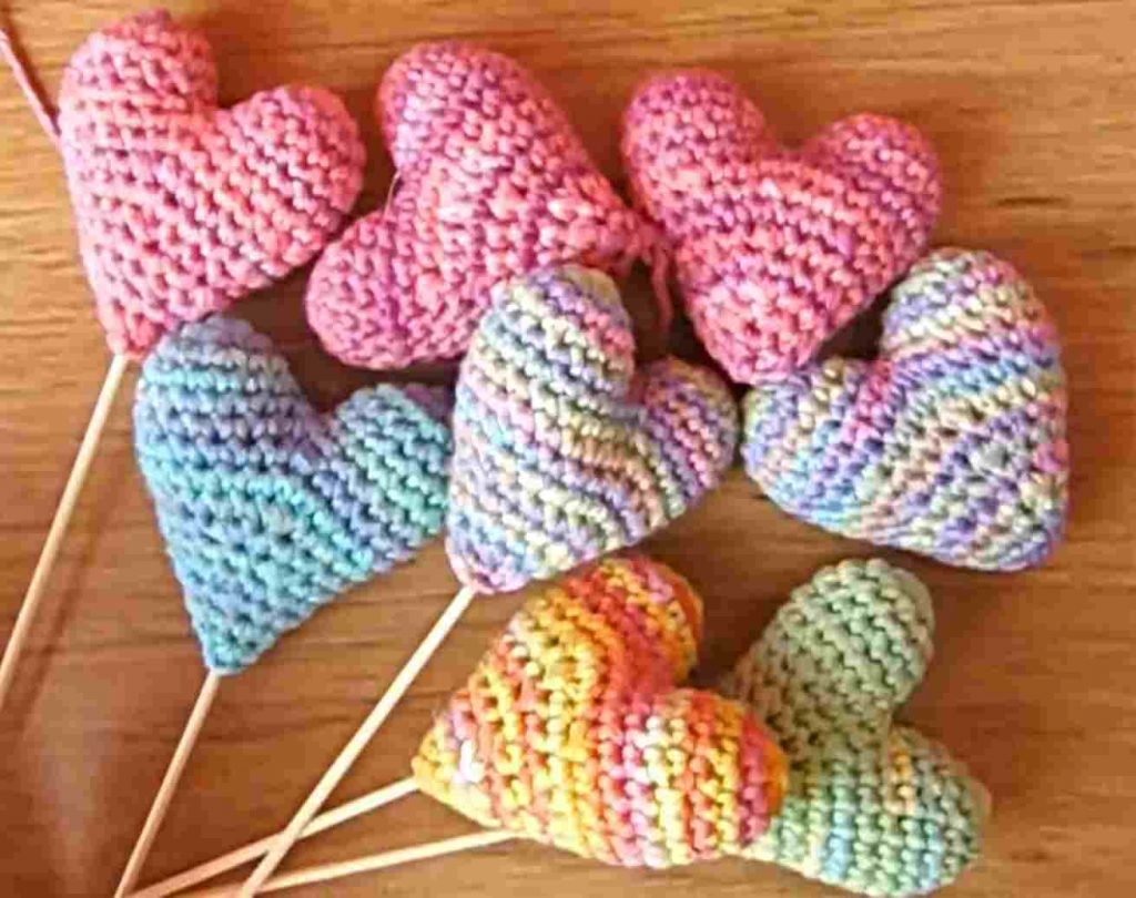 How to Easily Crochet Heart Flower [Free Pattern + Tutorial]