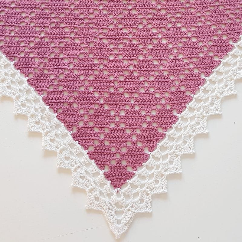Delicate Beautiful Filet Crochet Shawl - Pattern Center